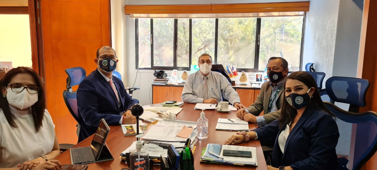 AUTORIDADES DEL MSPAS E INCAP EN REUNIÓN DE TRABAJO